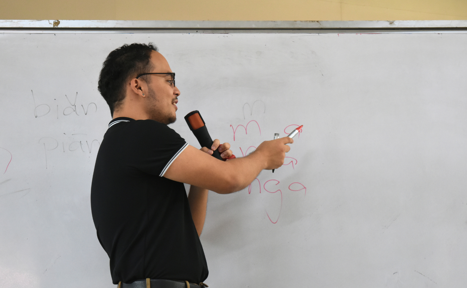 Monghit talks about the evolution of Philippine Hokkien - Department of ...